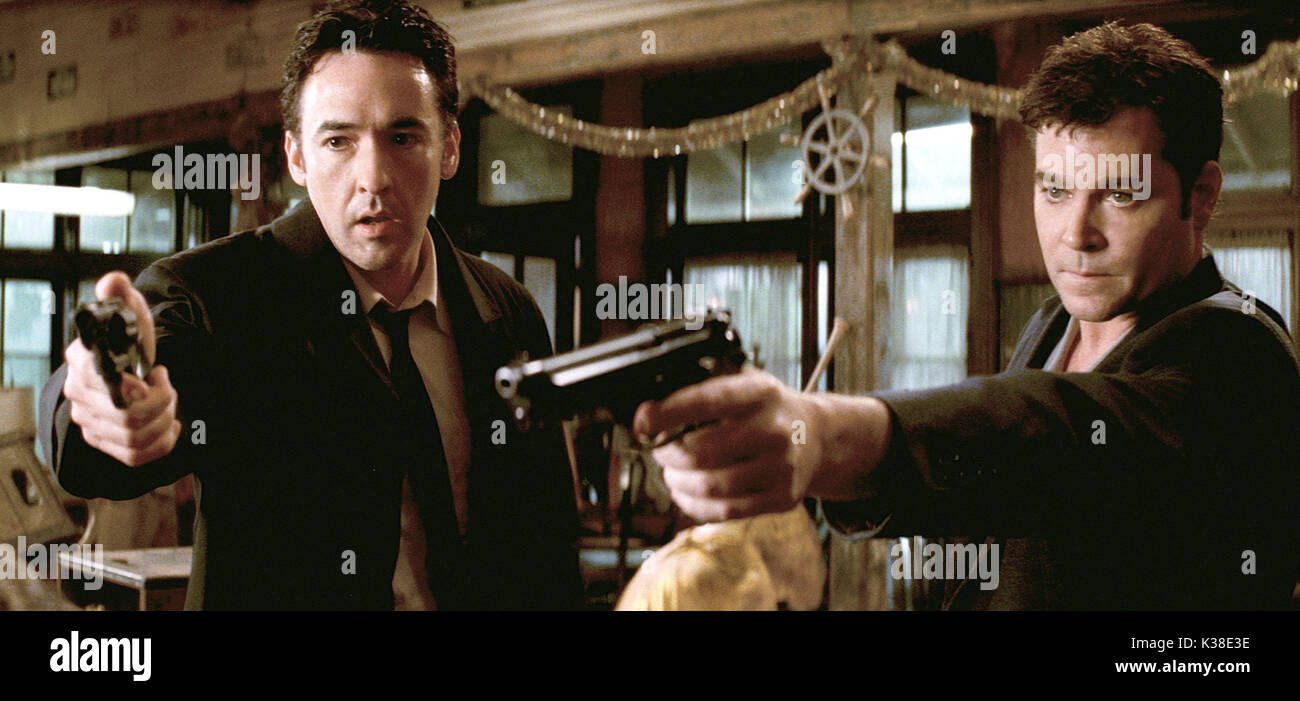 IDENTITY JOHN CUSACK, RAY LIOTTA Date: 2003 Stock Photo - Alamy