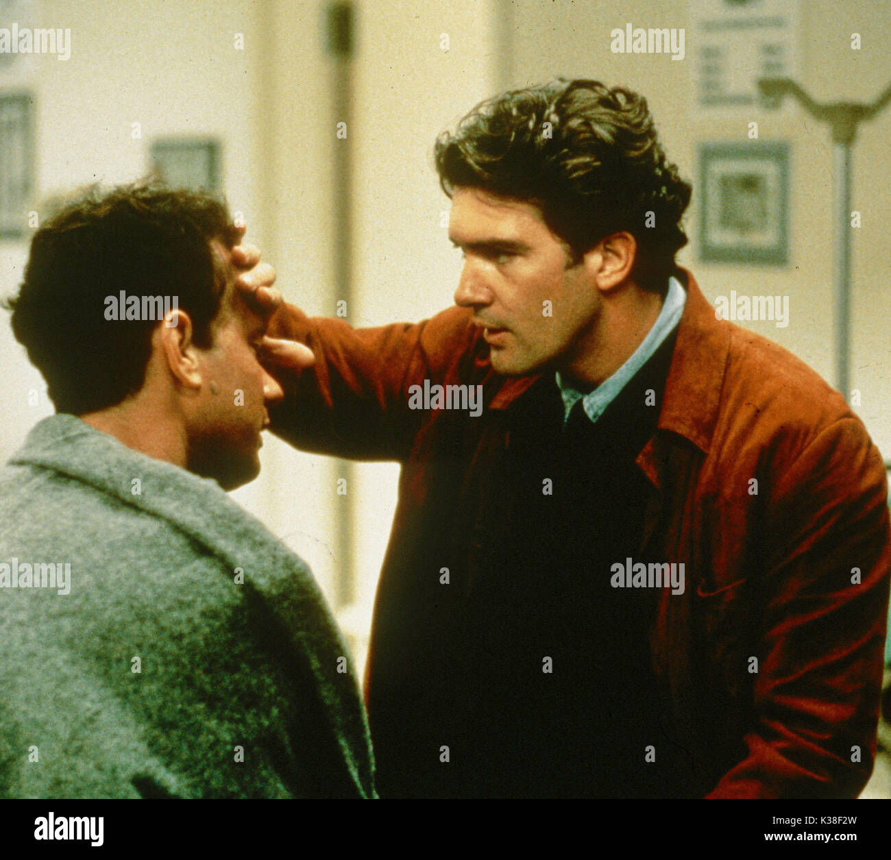 Antonio banderas tom hanks philadelphia hi-res stock photography and ...
