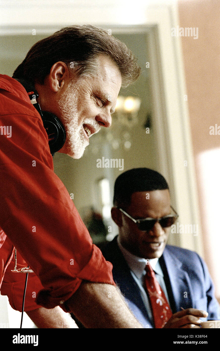 RAY DIRECTOR TAYLOR HACKFORD AND JAMIE FOXX A UNIVERSAL RLEASE FROM THE ...