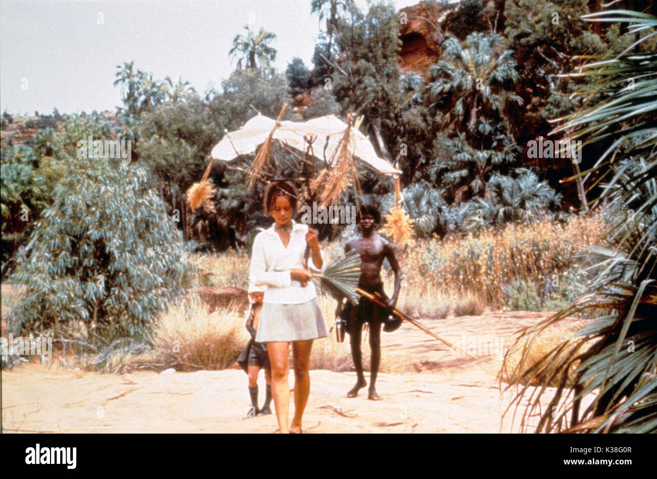 WALKABOUT LUCIEN JOHN, JENNY AGUTTER, DAVID GULPILIL Date: 1971 Stock ...