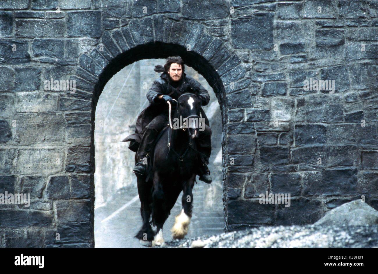 REIGN OF FIRE CHRISTIAN BALE Date: 2002 Stock Photo - Alamy