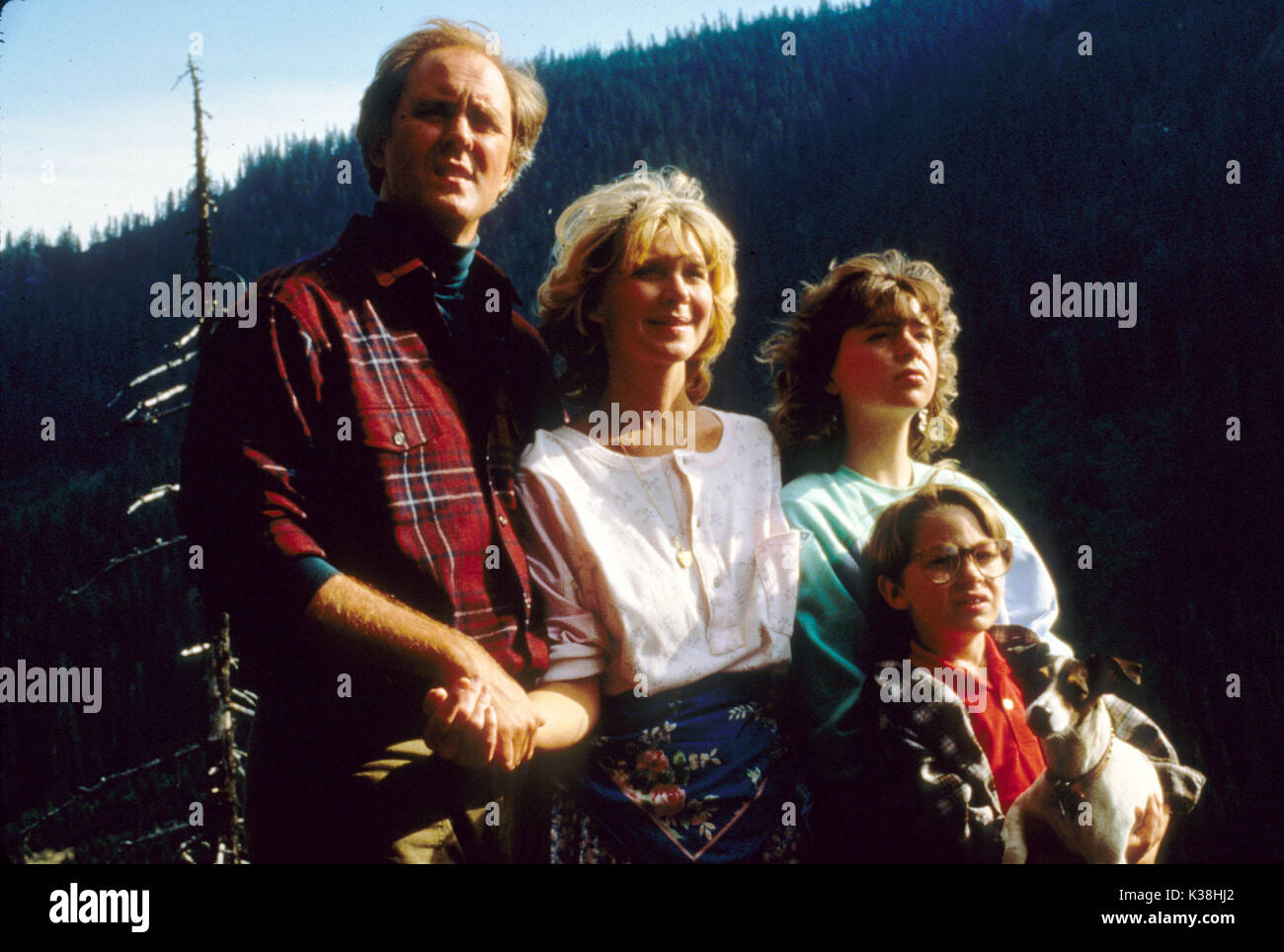 HARRY AND THE HENDERSONS aka Bigfoot And The Hendersons JOHN LITHGOW ...