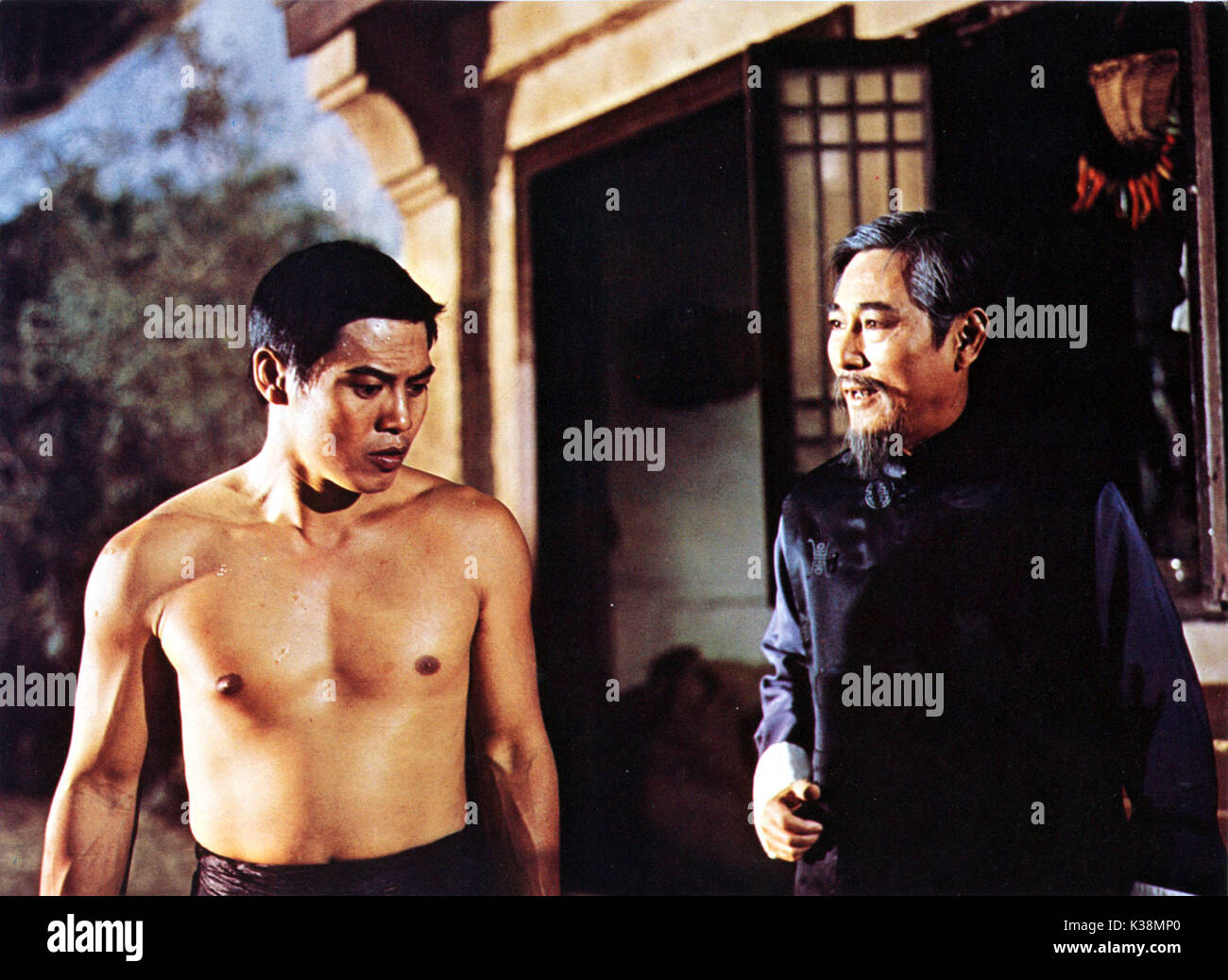 KING BOXER aka THE FIVE FINGERS OF DEATH LIEH LO left Date: 1973 Stock ...