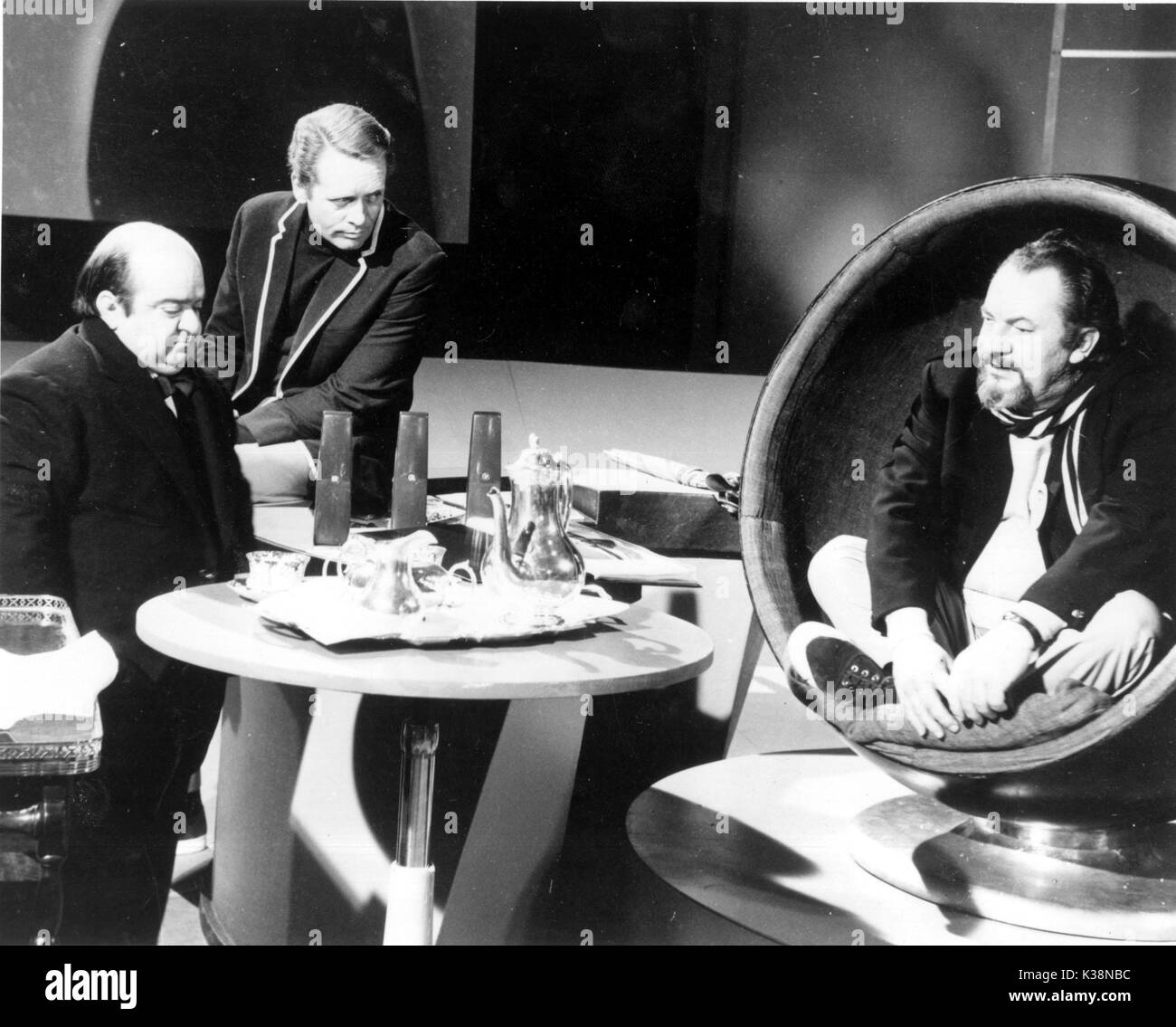 Leo mckern the prisoner hi-res stock photography and images - Alamy