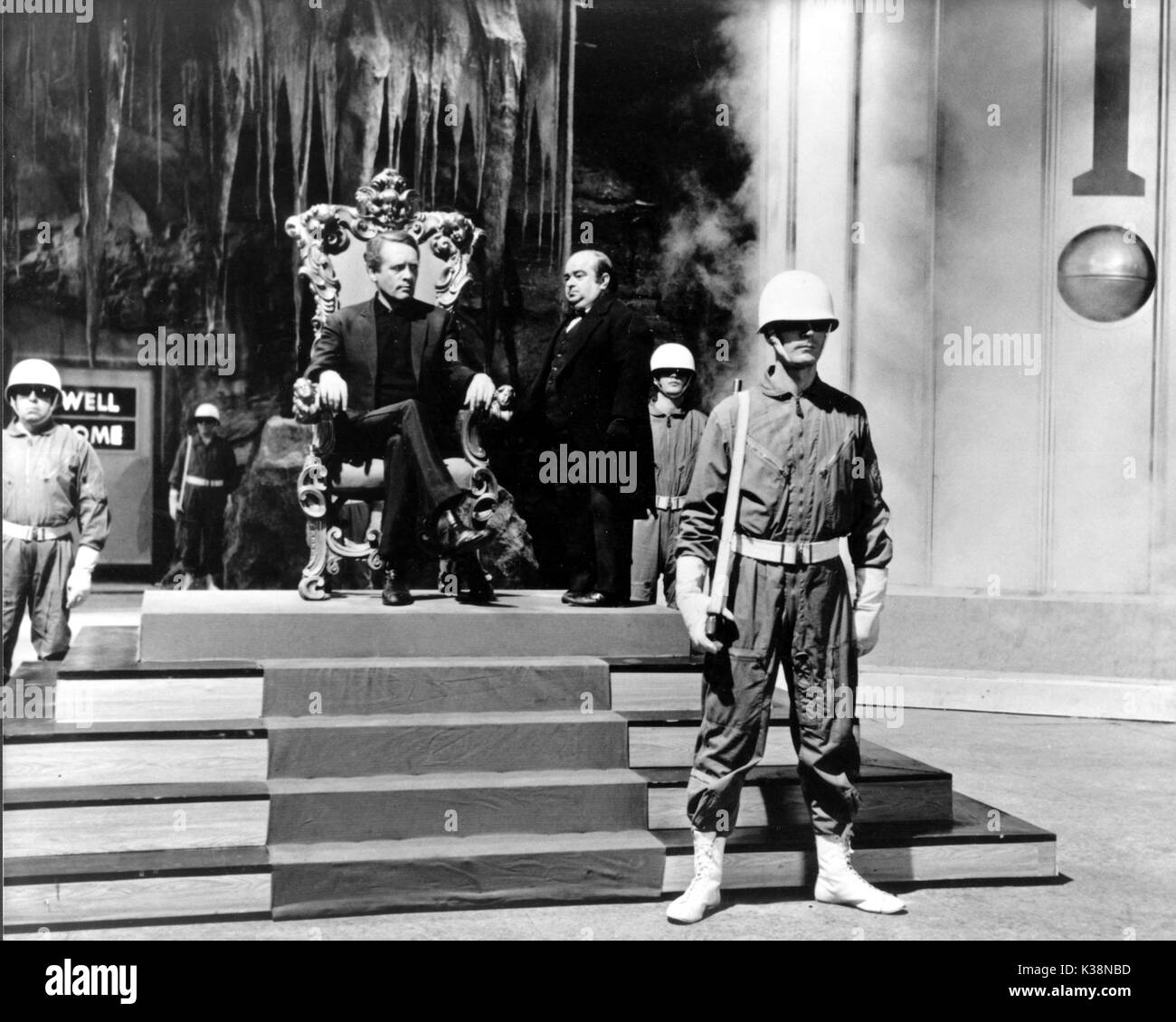 THE PRISONER PATRICK McGOOHAN, ANGELO MUSCAT Stock Photo - Alamy