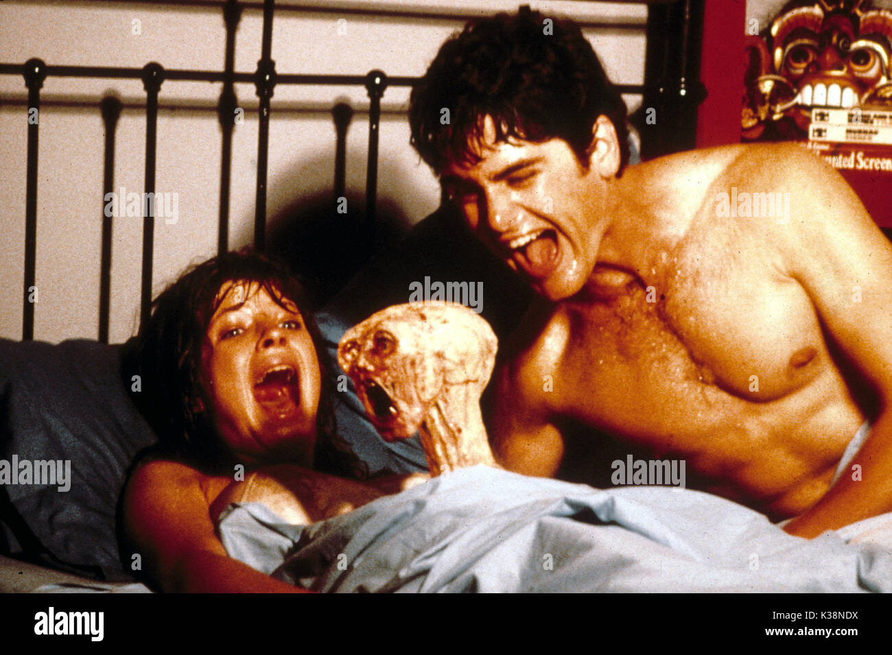 Howling hi-res stock photography and images - Alamy