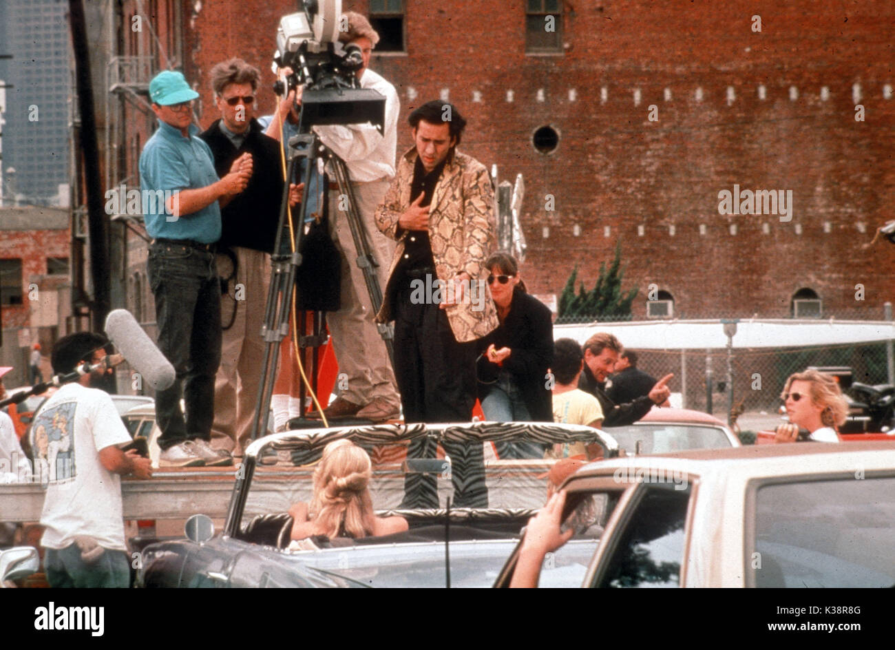 WILD AT HEART Director DAVID LYNCH , NICHOLAS CAGE [right of film ...