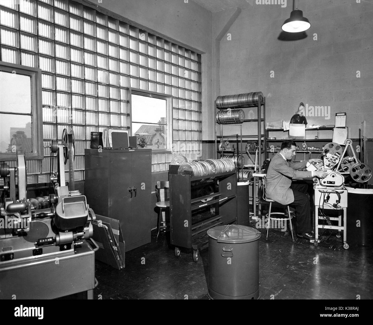 Film editing hi-res stock photography and images - Alamy