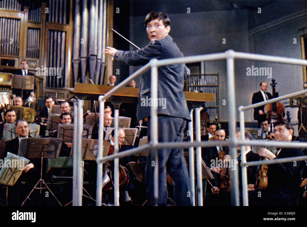 RAISING THE WIND KENNETH WILLIAMS Date: 1961 Stock Photo - Alamy