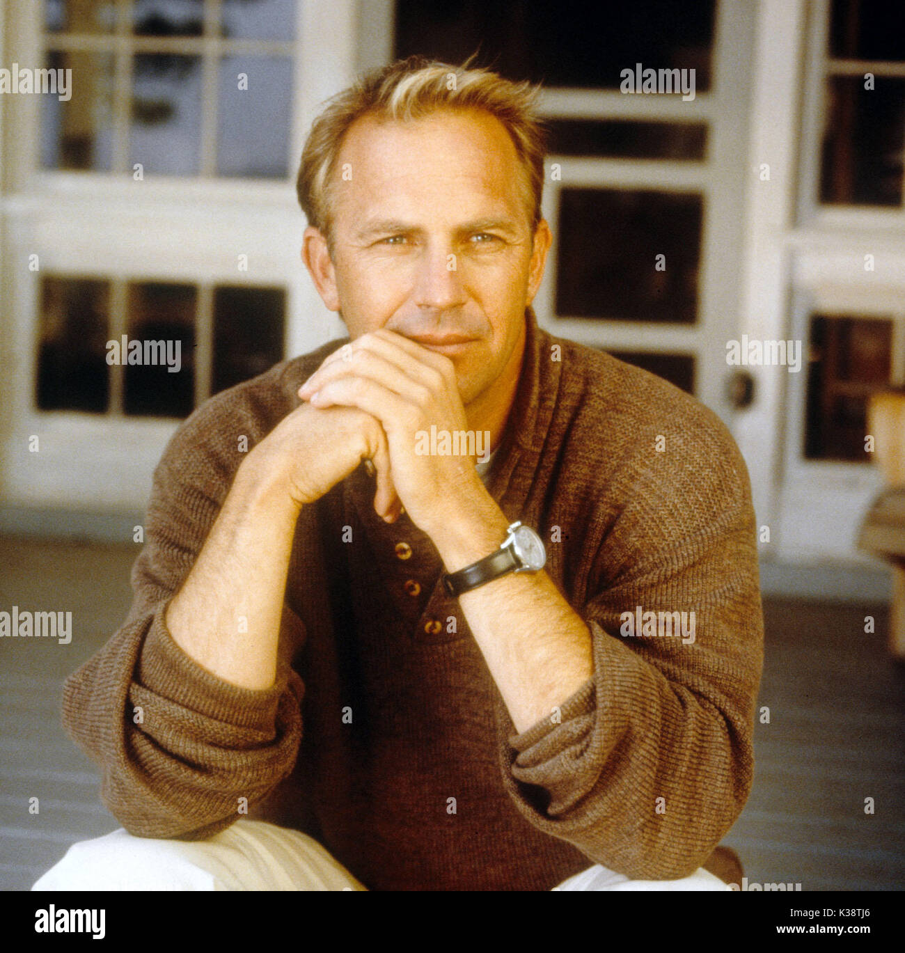 MESSAGE IN A BOTTLE KEVIN COSTNER Date: 1999 Stock Photo - Alamy