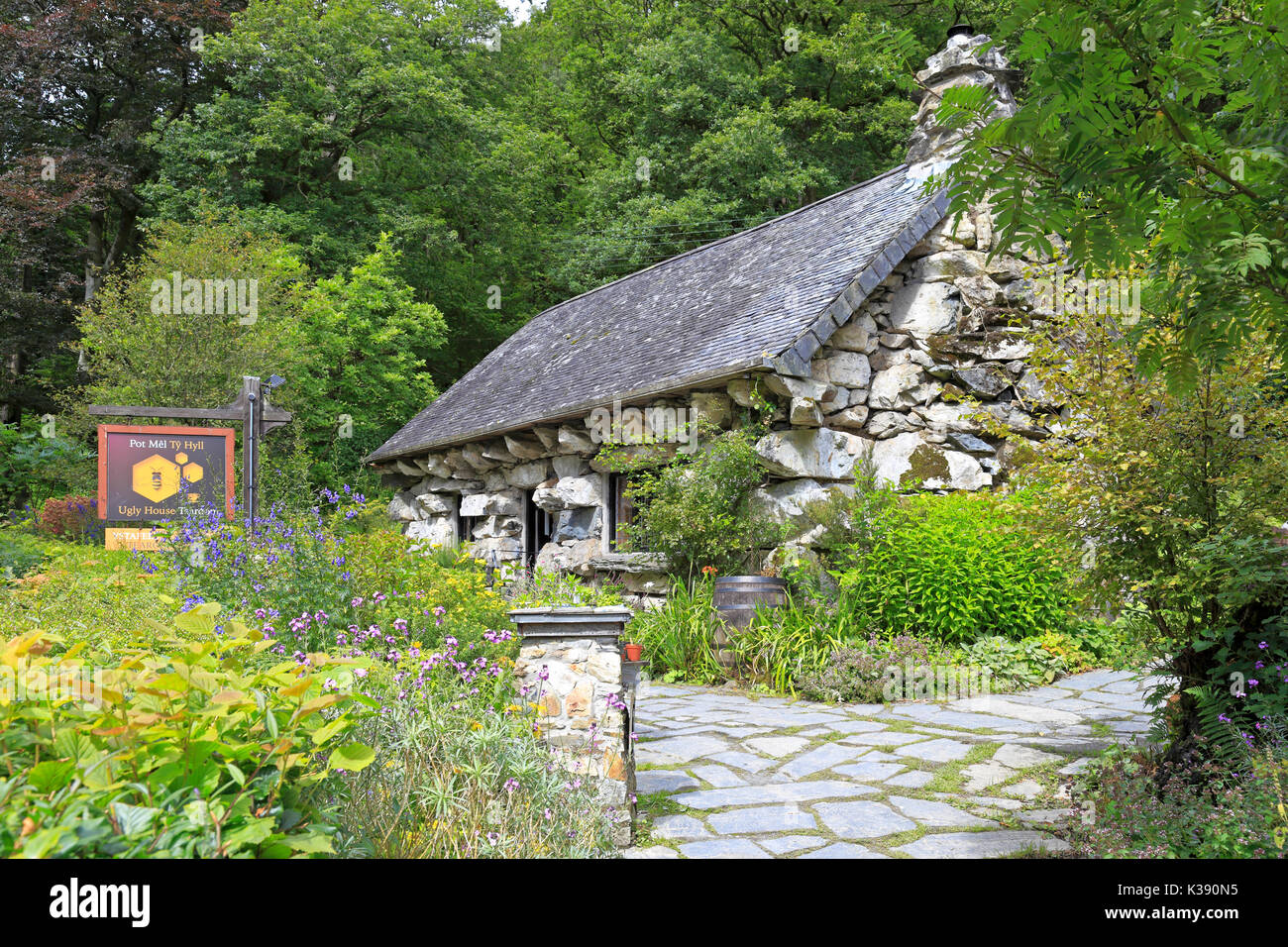 Ty capel hi-res stock photography and images - Alamy