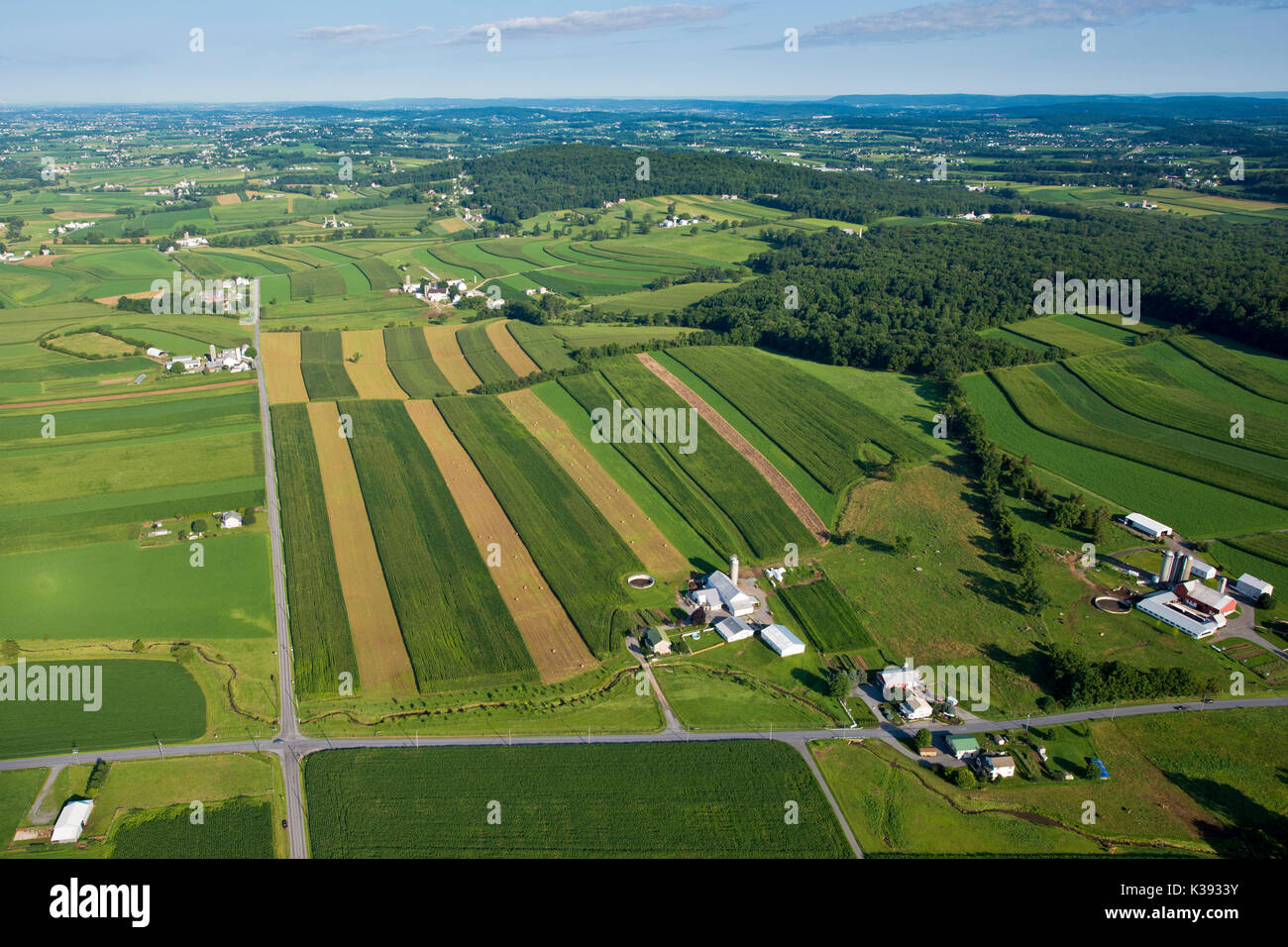 Contoured farm fields hi-res stock photography and images - Alamy
