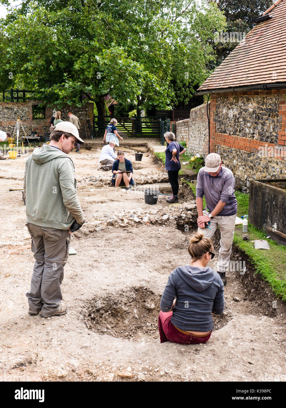 Silchester Roman City Walls and Amphitheatre, Archaeological Digg by ...