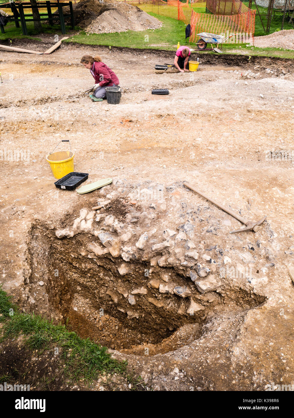 Silchester Roman City Walls and Amphitheatre, Archaeological Digg by ...