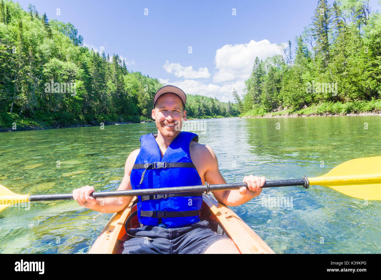 Men paddling sea ocean hi-res stock photography and images - Alamy