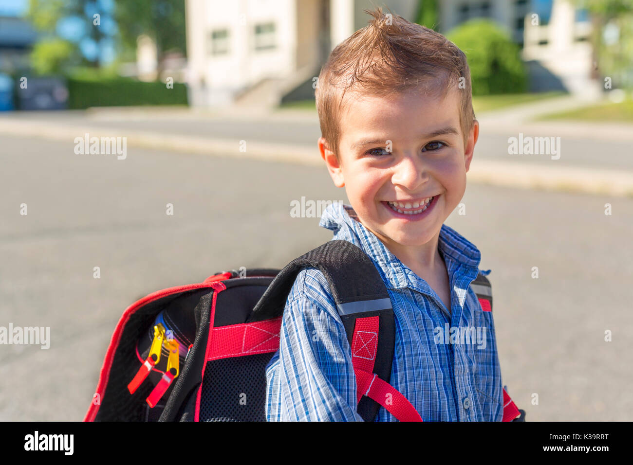pre-school student going to school Stock Photo - Alamy