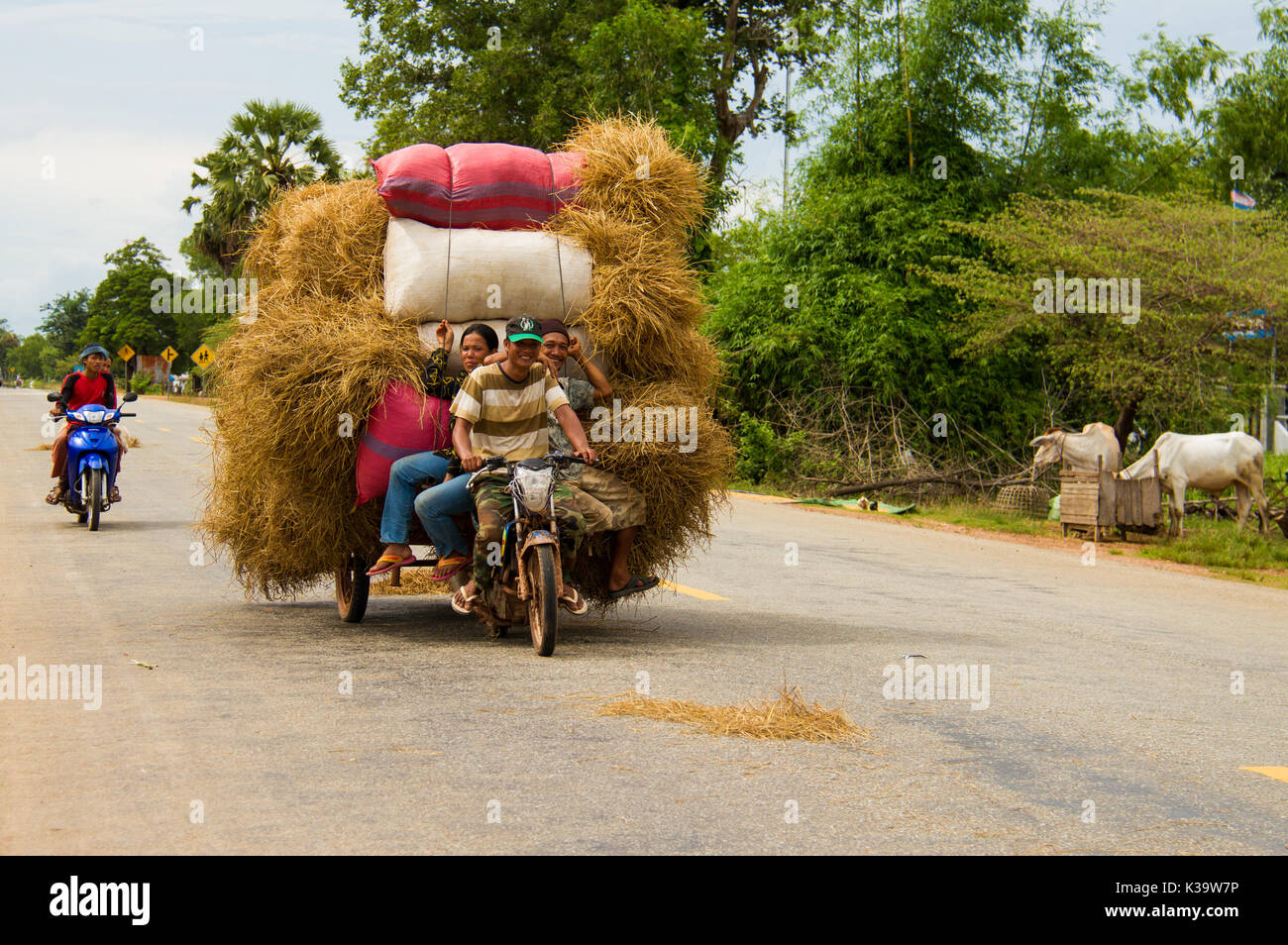 Motorcycle huge load hi-res stock photography and images - Alamy