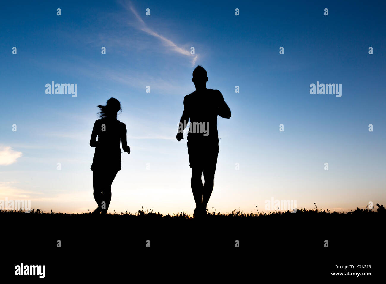 Fitness couple silhouette hi-res stock photography and images - Alamy