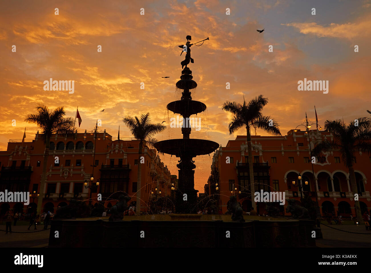 Sunset and historic bronze fountain (1650), Plaza Mayor, Historic ...