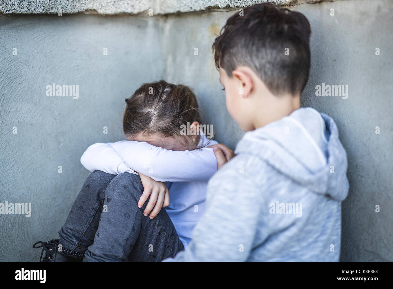 Student sad outside school hi-res stock photography and images - Alamy