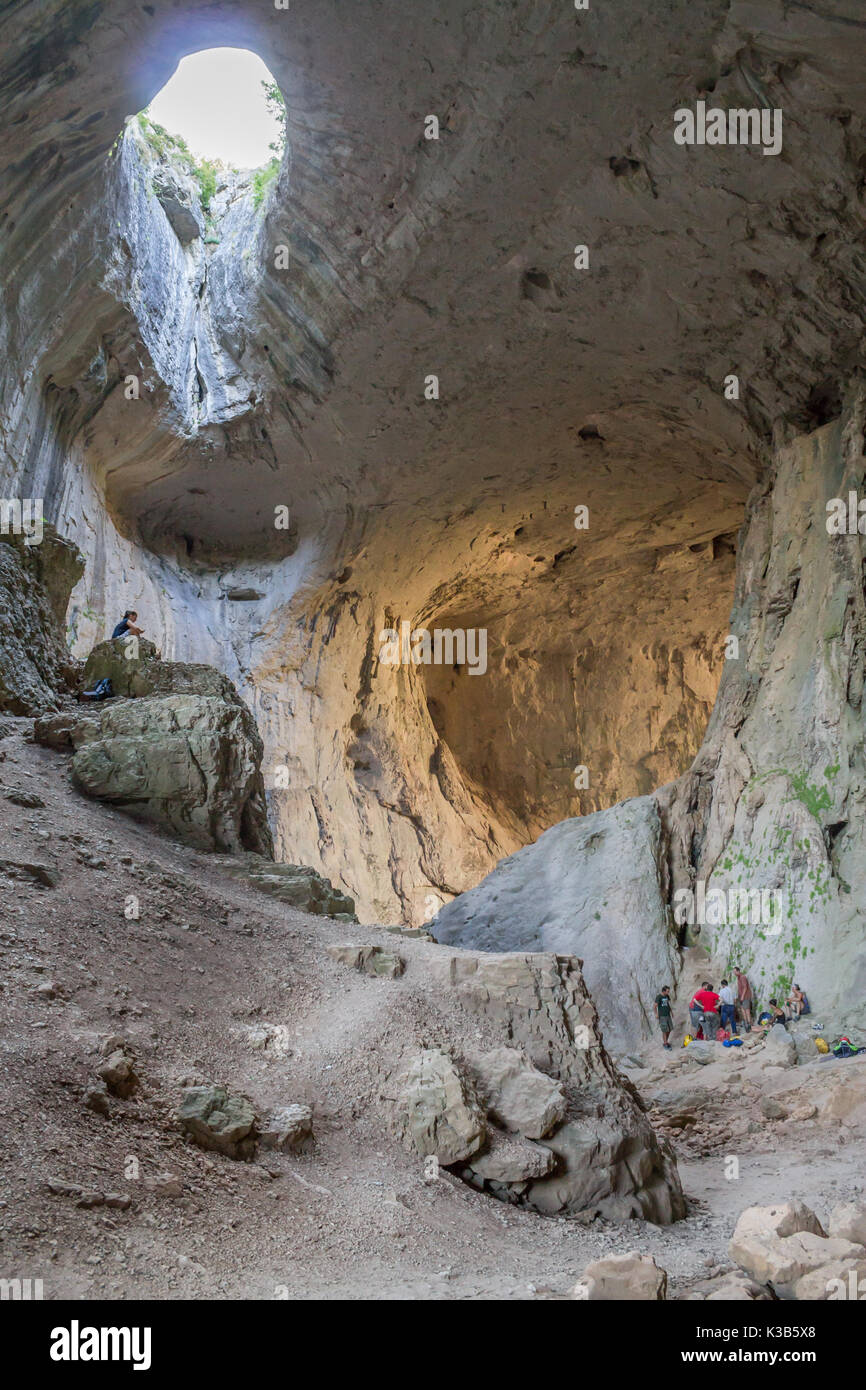 Cave shapes hi-res stock photography and images - Alamy