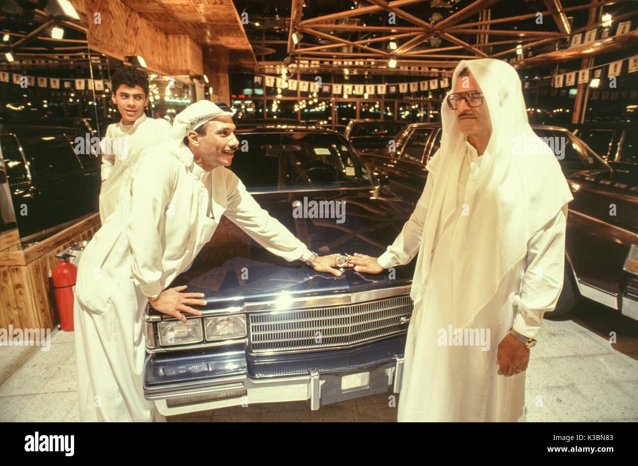 Car shopping in saudi hi-res stock photography and images - Alamy