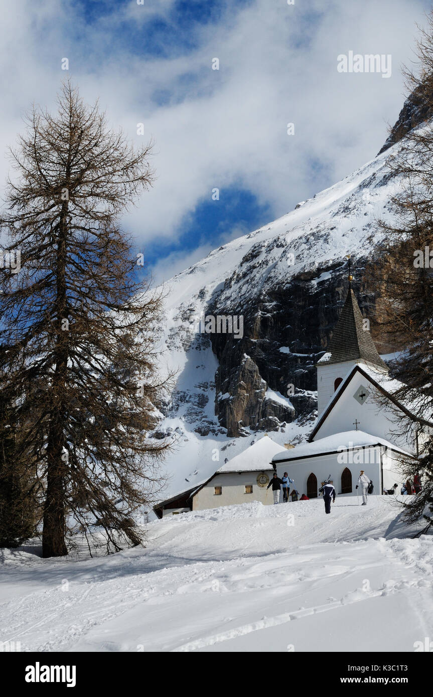 Croce logo hi-res stock photography and images - Alamy