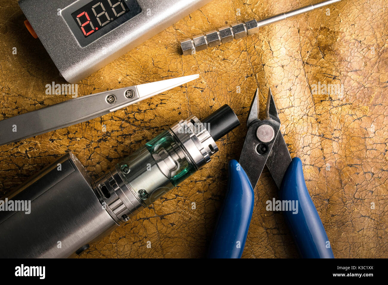 Vape kit hi-res stock photography and images - Alamy