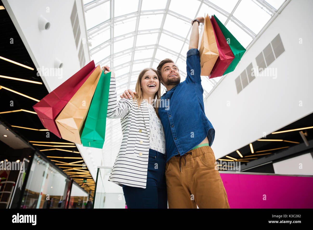 Lifting bags hi-res stock photography and images - Alamy