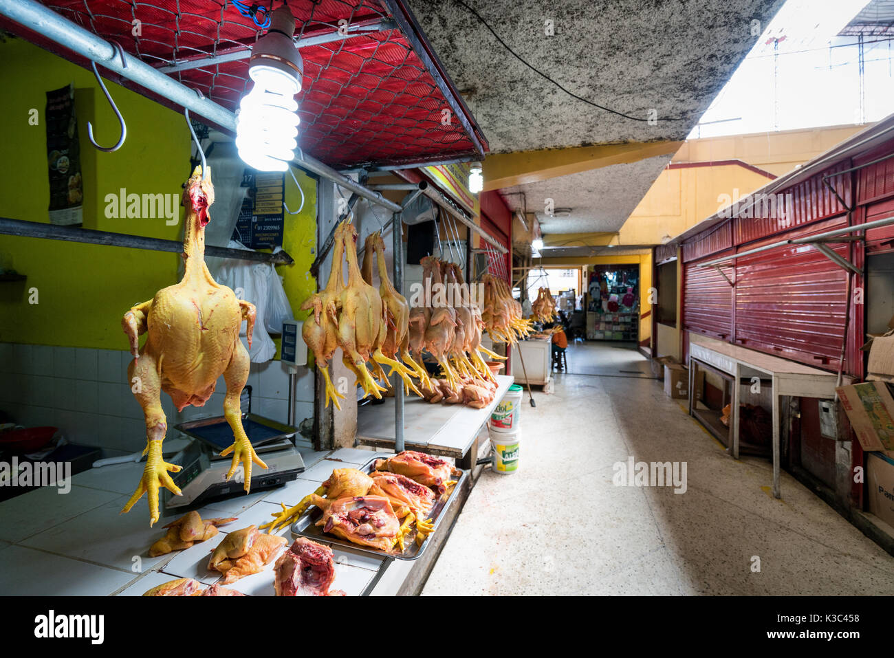 Market chicken food meat hi-res stock photography and images - Alamy