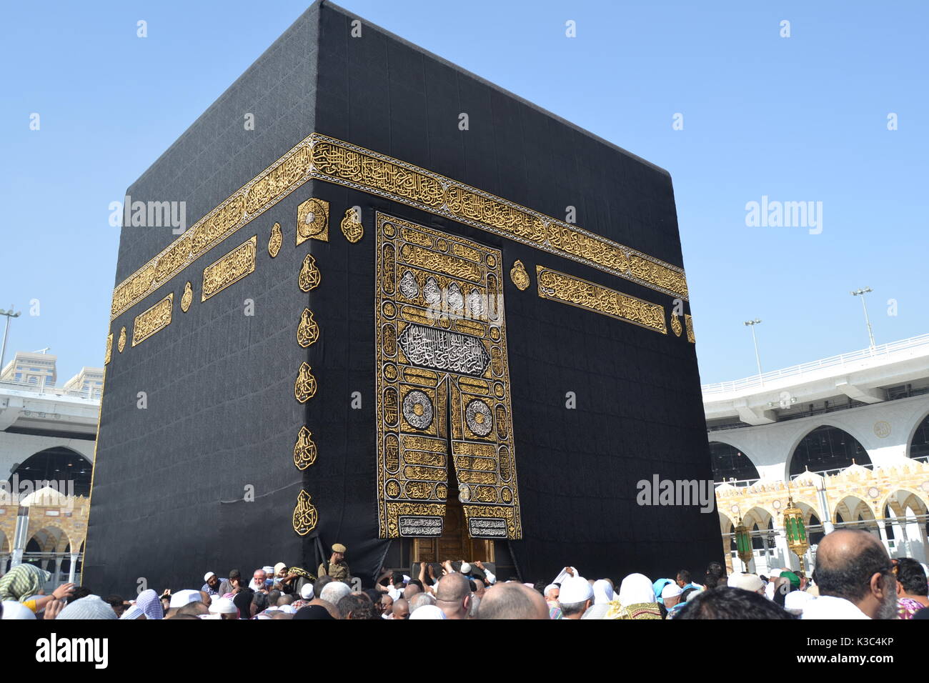 Holy Kaaba Wallpapers Hd Sitting In Front Of Holy Kaaba At Night ♥