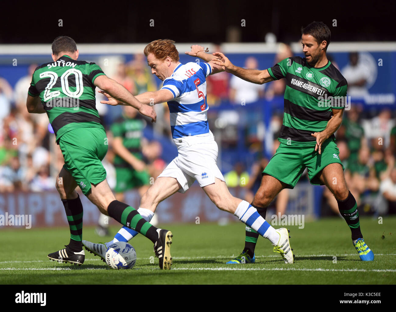 Team Ferdinand's Damian Lewis (centre), Team Shearer's Chris Sutton and ...