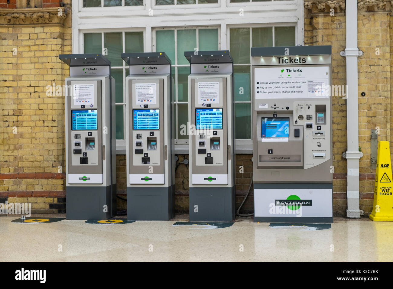 Ticket Machines Stock Photos & Ticket Machines Stock Images - Alamy