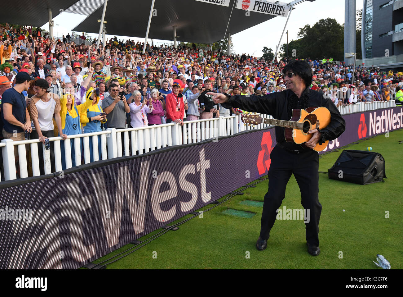 Johnny lloyd hi-res stock photography and images - Alamy