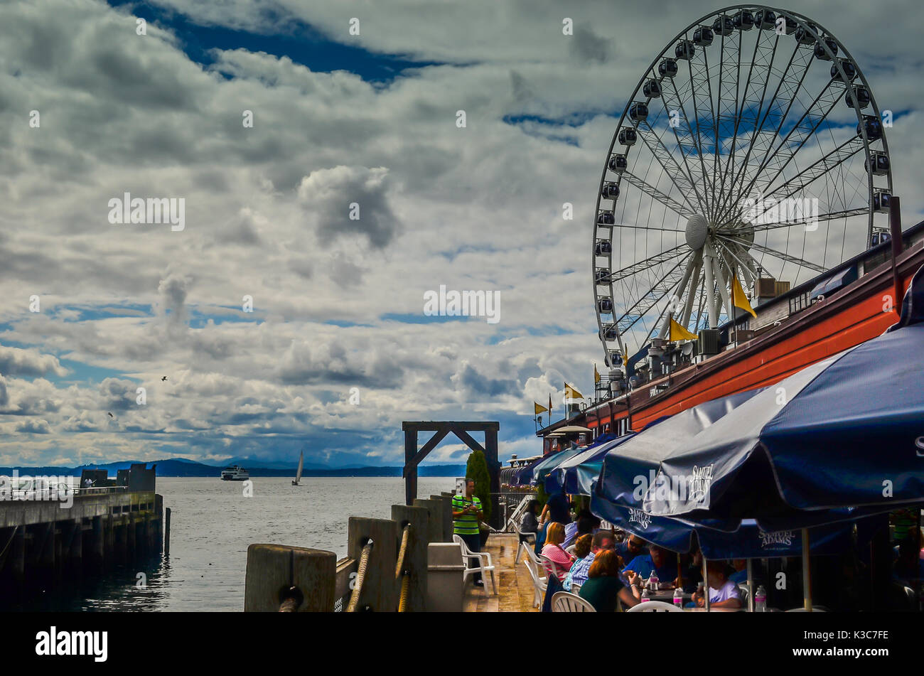 On seattles waterfront hi-res stock photography and images - Alamy