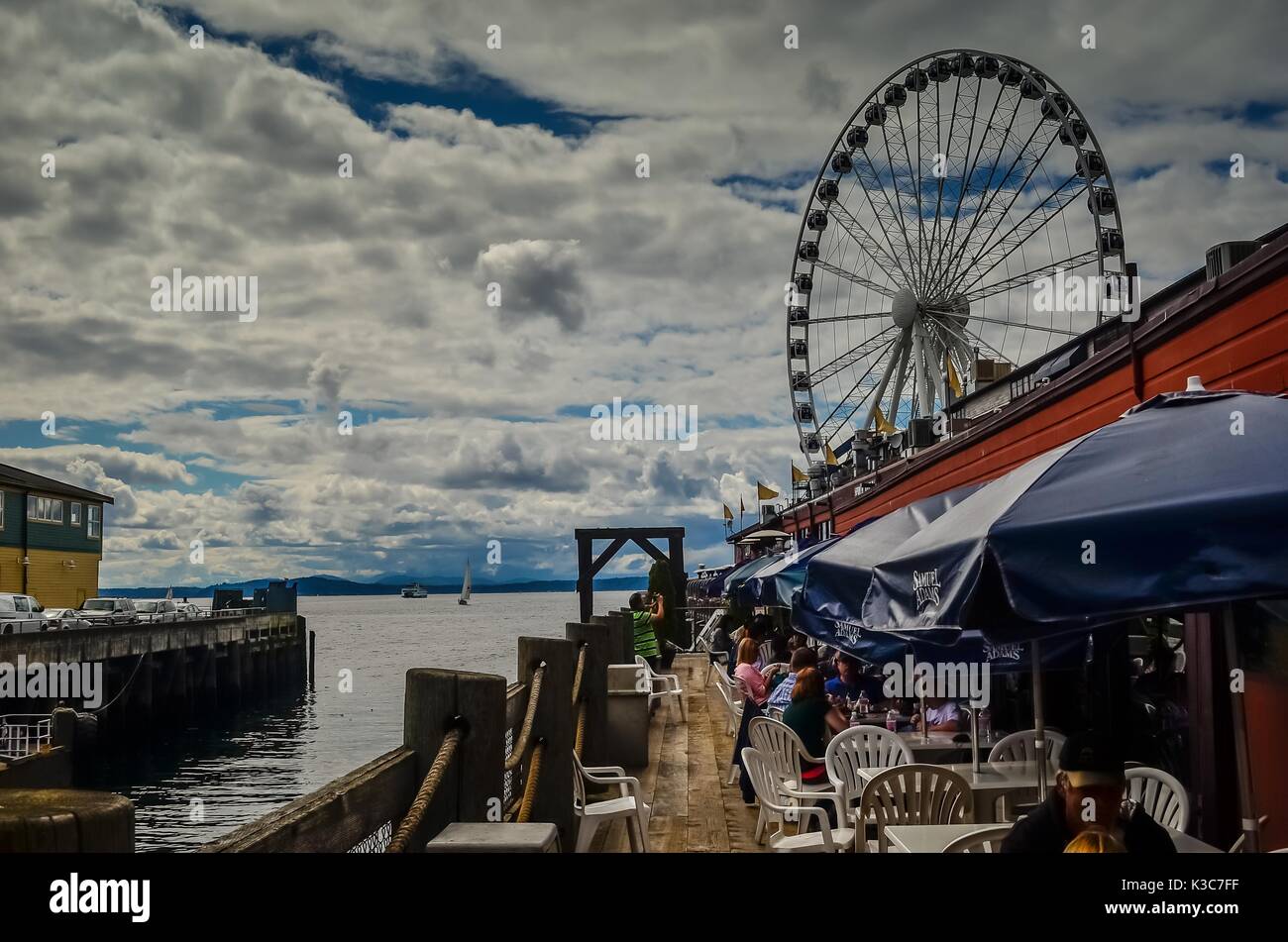 Ferris Wheel on Seattle's Waterfront Stock Photo - Alamy