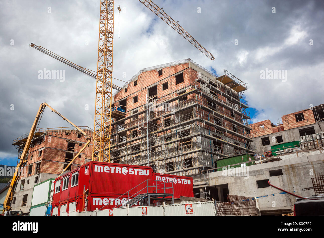 Eastern european apartment building hi-res stock photography and images ...