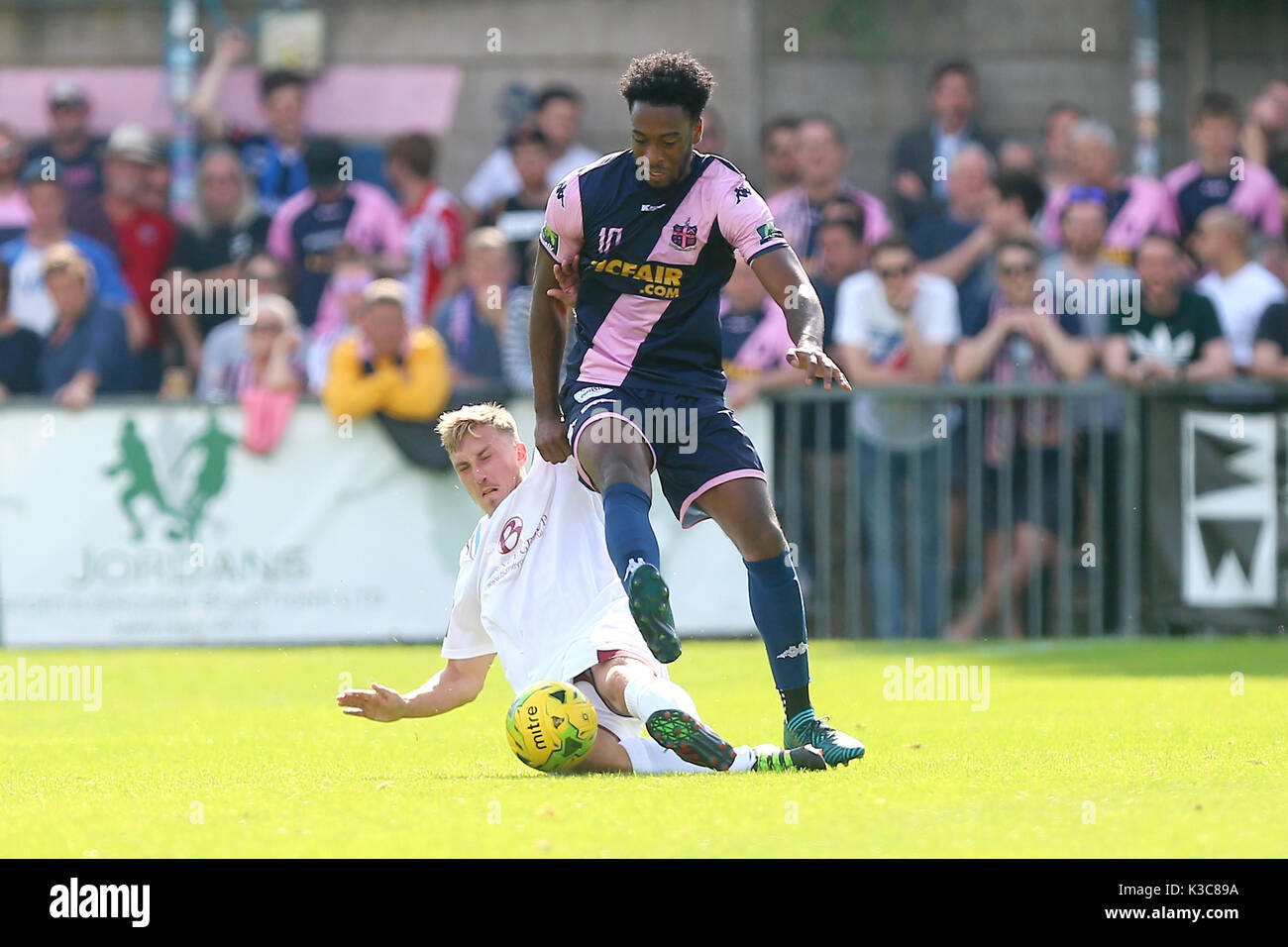 Nathan Ferguson of Dulwich and Sam Beale of Hastings during Dulwich ...
