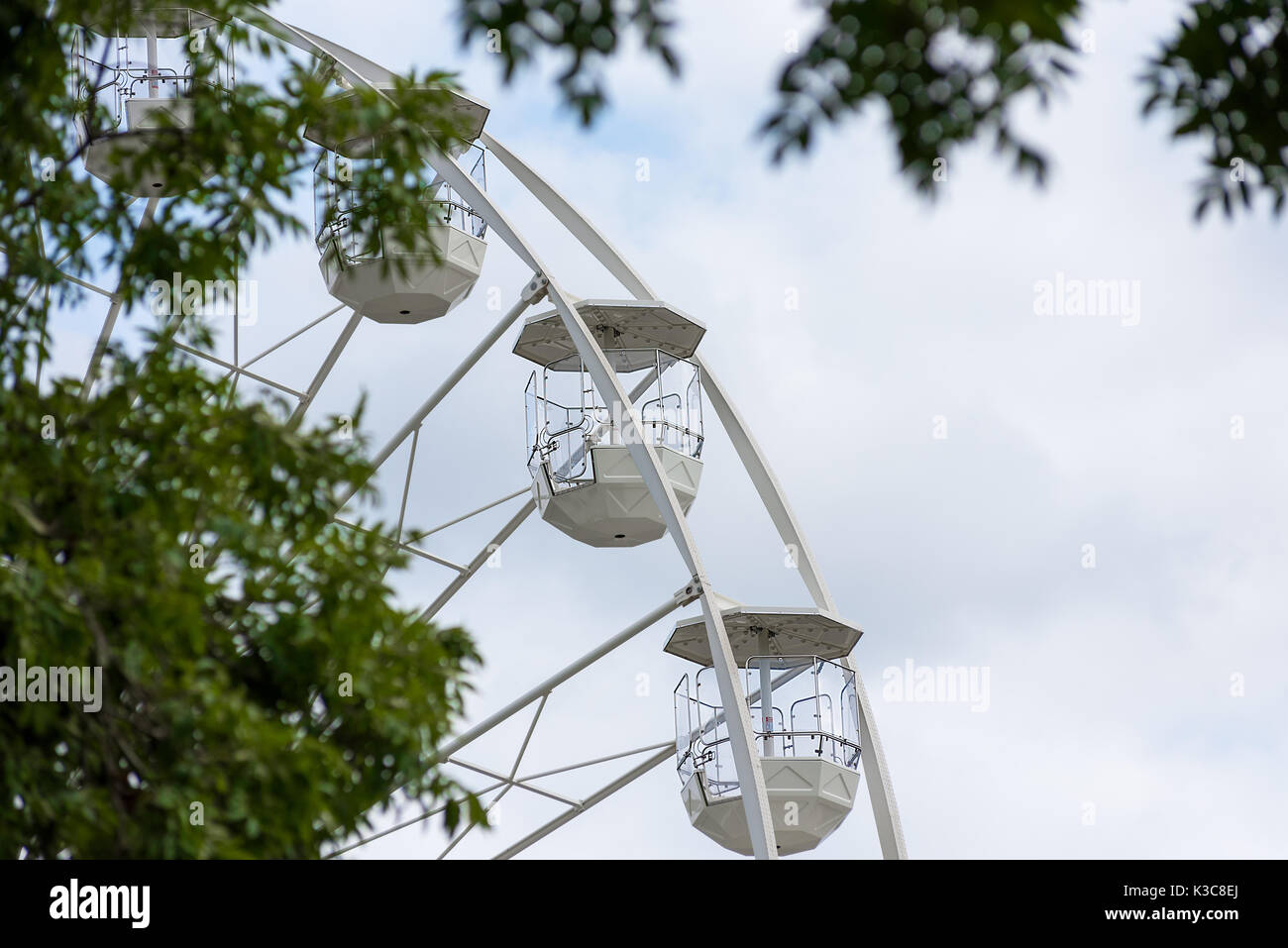 Pods on ferris wheel hi-res stock photography and images - Alamy
