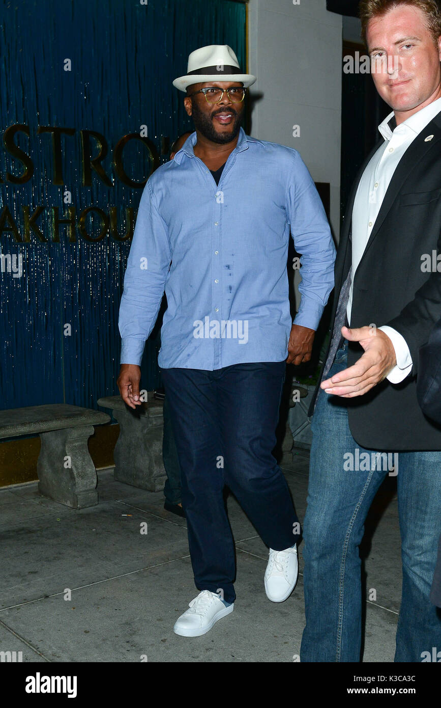 Tyler Perry out for dinner at Mastro's Steakhouse in Beverly Hills ...
