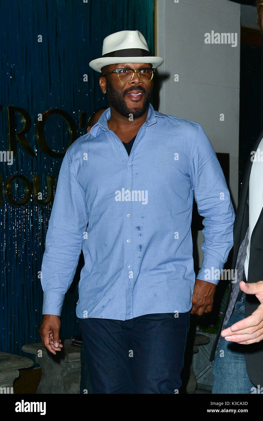 Tyler Perry out for dinner at Mastro's Steakhouse in Beverly Hills ...