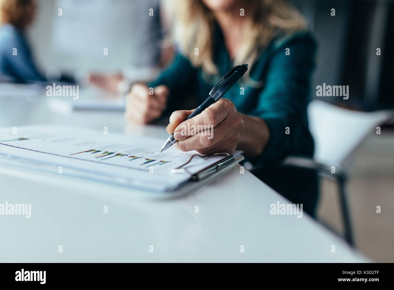 Pointing at chart hi-res stock photography and images - Alamy