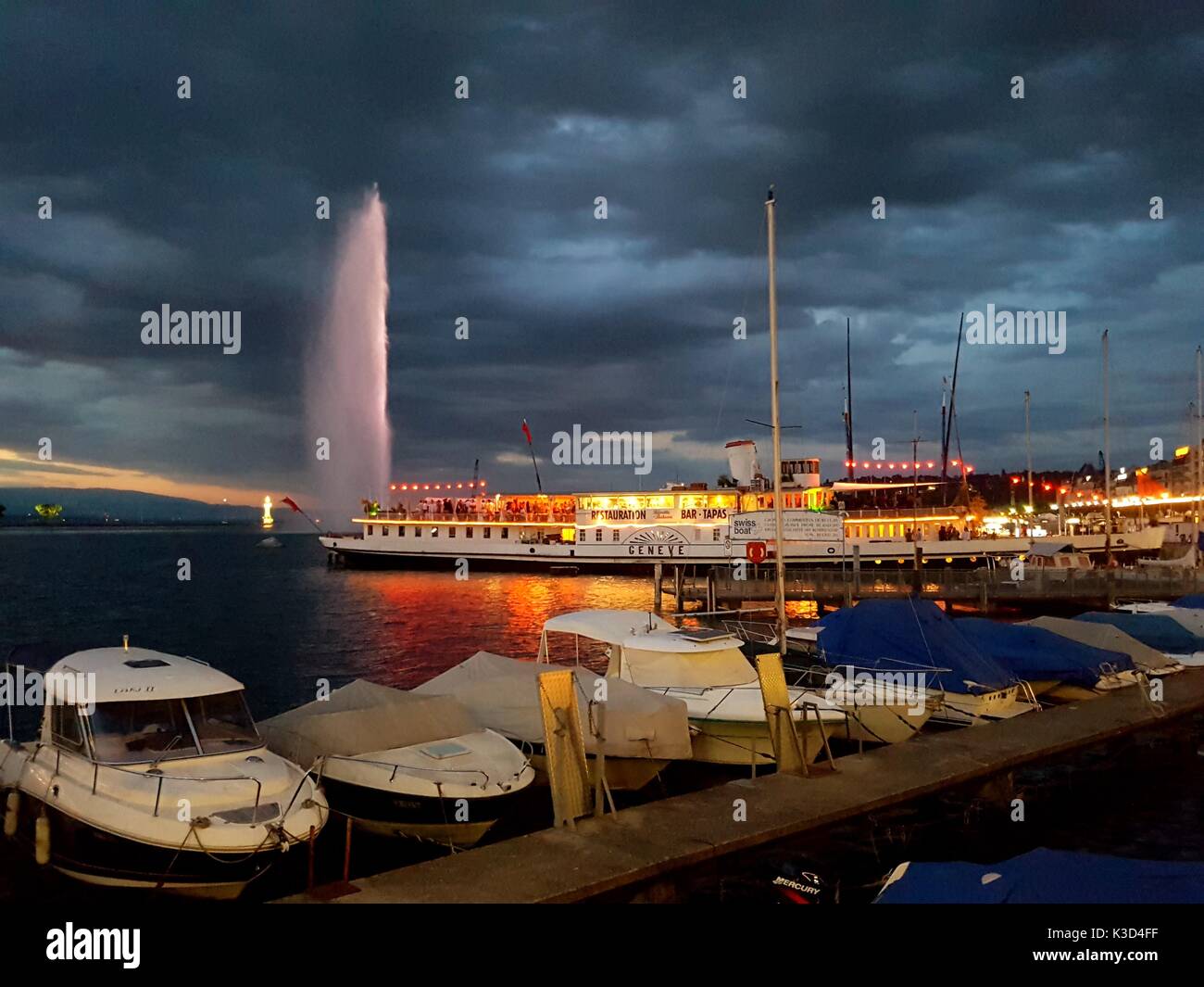 Water jet geneva hi-res stock photography and images - Alamy