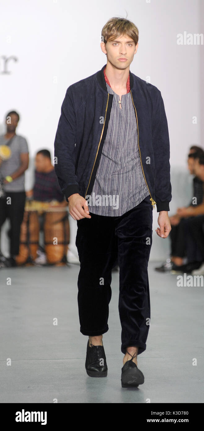 Photo Must Be Credited ©Alpha Press 078237 20/09/2016 Model at Oliver ...