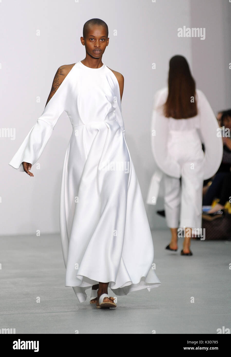 Slashed sleeves hi-res stock photography and images - Alamy