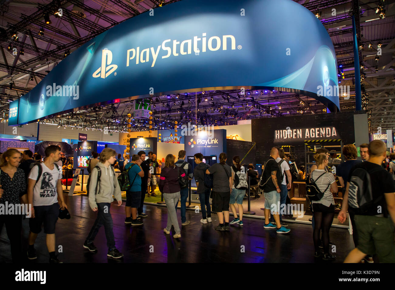 Gamescom, the world's largest trade fair for video and computer games ...