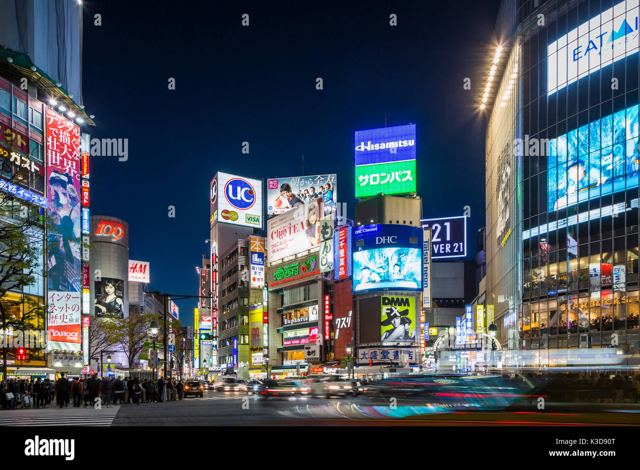Shibuya Crossing At Dusk Stock Photos & Shibuya Crossing At Dusk Stock ...