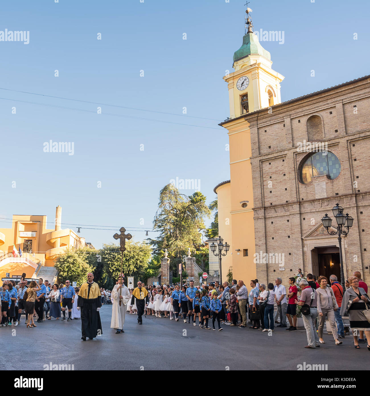 Religion procession italy hi-res stock photography and images - Alamy