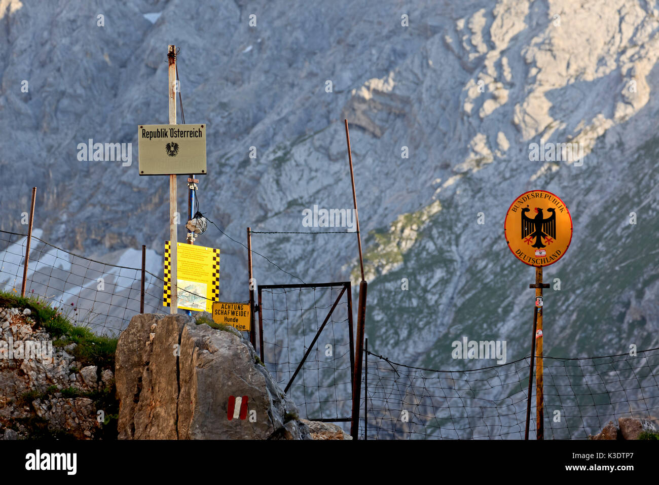 Austria, Tyrol, Wetterstein Range, Wetterstein mountains, border ...