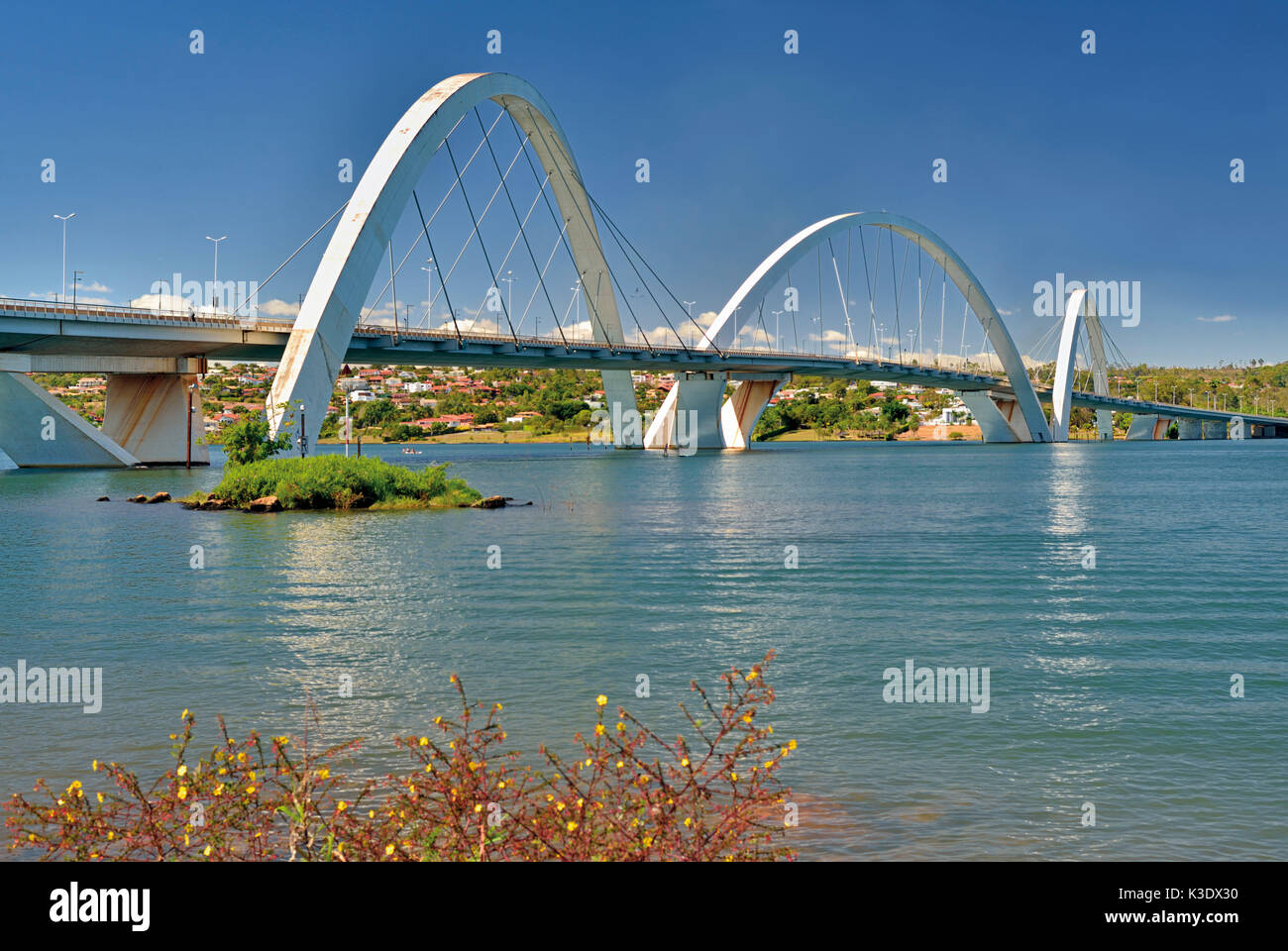 Brazil, Brazil, arched bridge Juscelino Kubitschek over the Paranoá ...